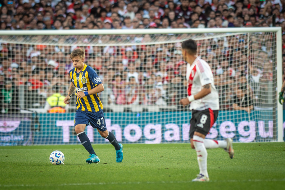 Debutó en Primera Luca Raffin, un joven ocampense de 18 años que juega en Rosario Central ...